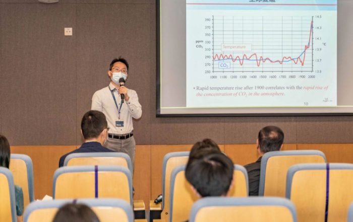 Homepage - Institute of Applied Physics and Materials Engineering ...